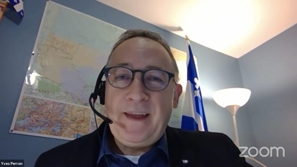 Yves Perron à l’écoute de ses concitoyens - L’Écho de Maskinongé