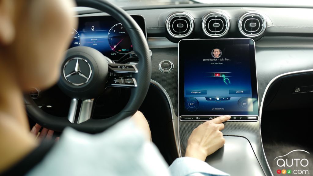 Mercedes-Benz vous permet de payer avec votre empreinte digitale à bord ...