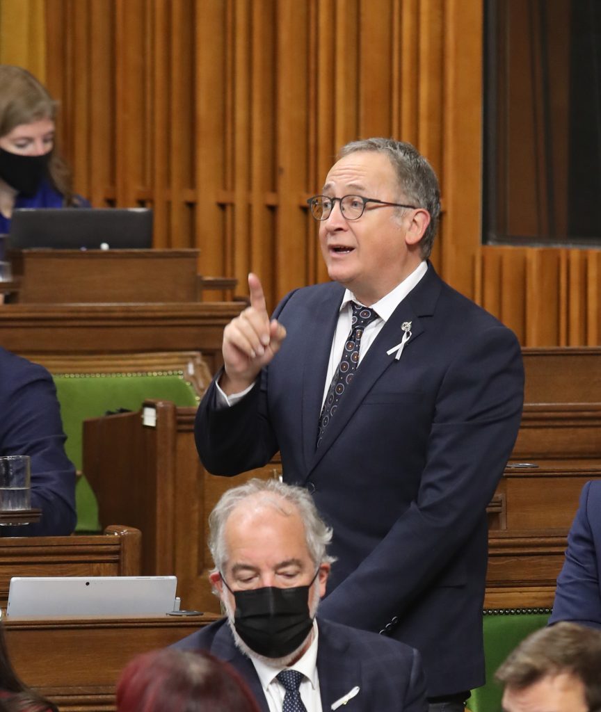 Le député Yves Perron revient sur la dernière session parlementaire - L ...